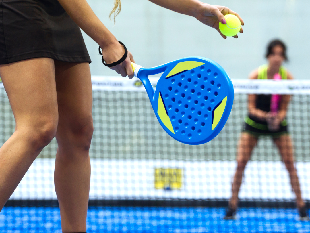 Todo lo que necesitas saber para comenzar en el pádel - Ladyrun